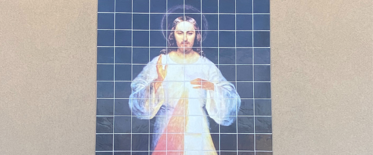 DIVINE MERCY CENTER -- CENTRO DIVINA MISERICORDIA